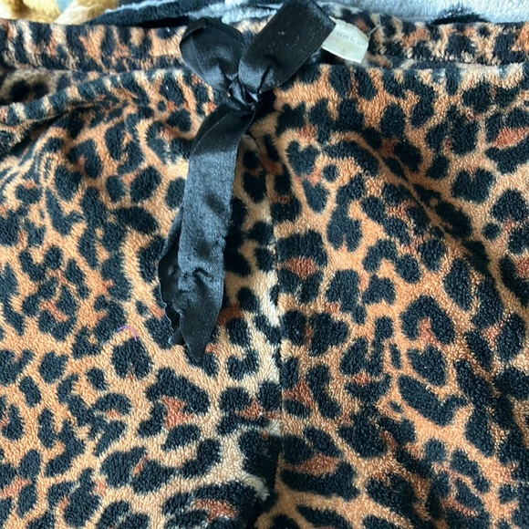 Bobbie Brooks | Tops | Brooks Pajama Bottoms Animal Print Leopard ...